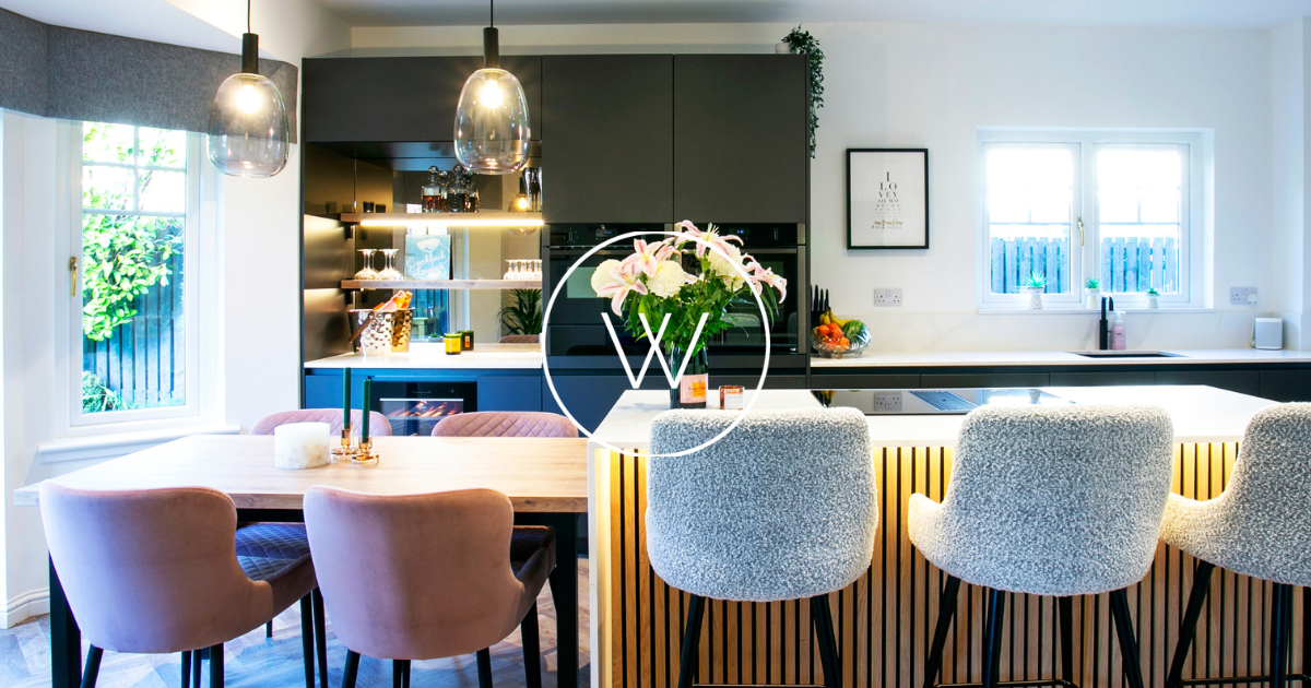 Carbon Chic Kitchen | Symmetry Meets Sophistication